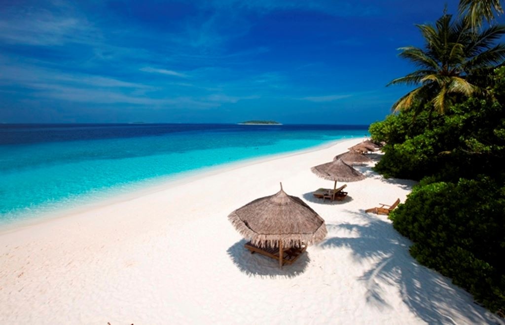 REETHI BEACH RESORT 4 * | Coral Travel (Maldiivid, Baa Atoll)