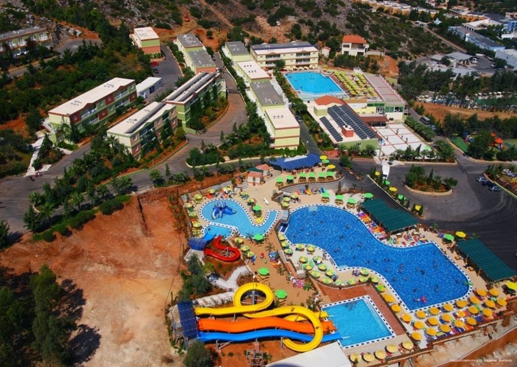 FAMILY WORLD AQUA SUN VILLAGE 4 * | Coral Travel (Kreeka, Crete)